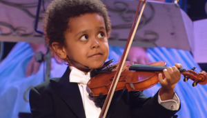 Adorable 5-Year-Old Prodigy Shows Astounding Skill In Front Of Full ...